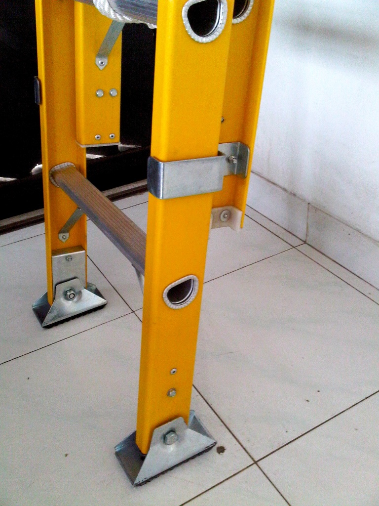 Tangga Fiberglass Extension Toyo | FORTUNA JAYA